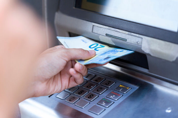 Retirer de l'argent avec le Sm@rt'Retrait | Banque Populaire
